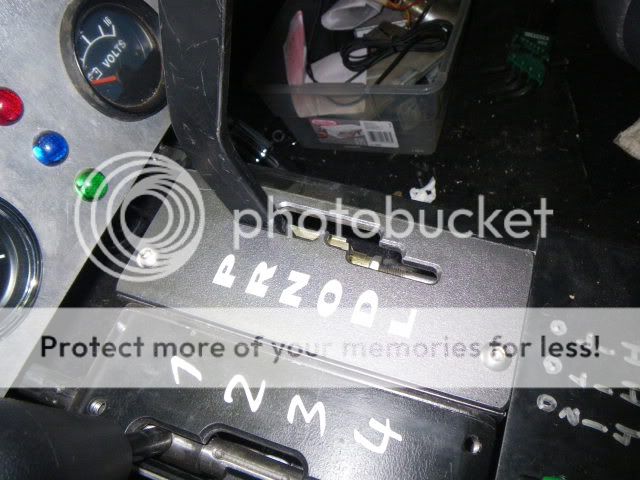 RADesigns upgrades AW4 floor shifter | Pirate 4x4