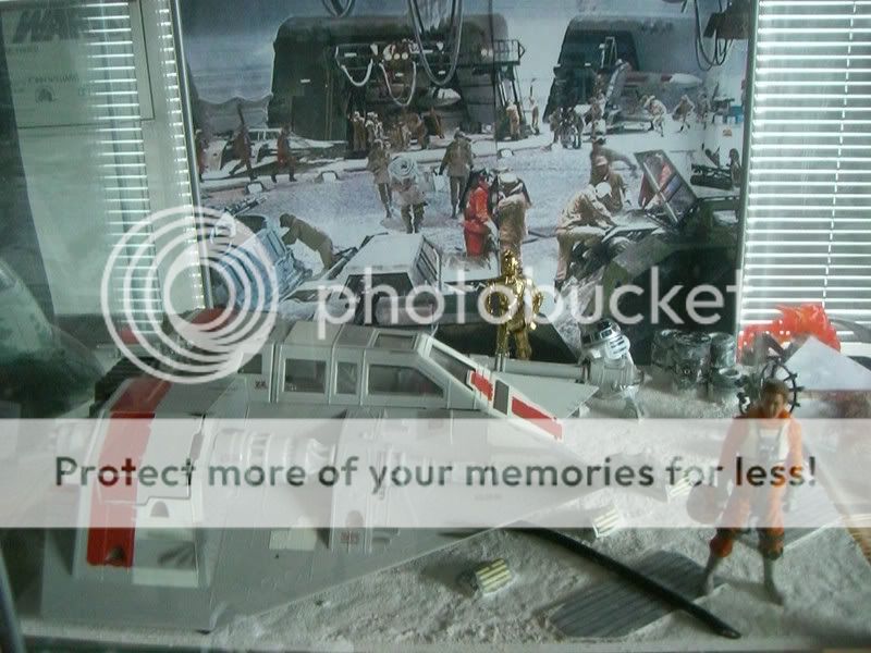 Display Diorama: Snow Speeder in Echo Base -NEW IMPROVED VERSION (wood ...
